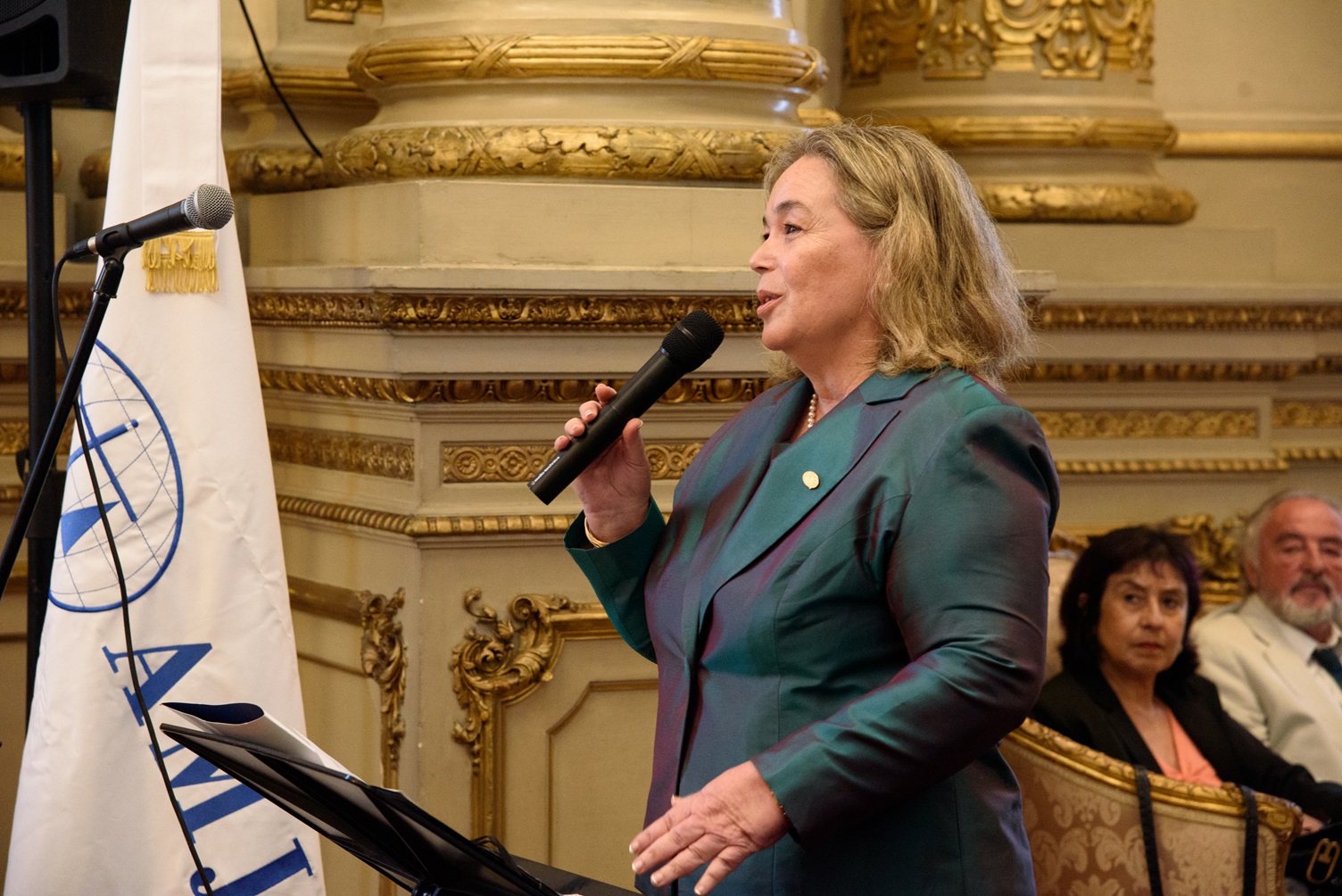 Celebramos los 30 años de AMJA en el Teatro Colón. - Asociación de ...